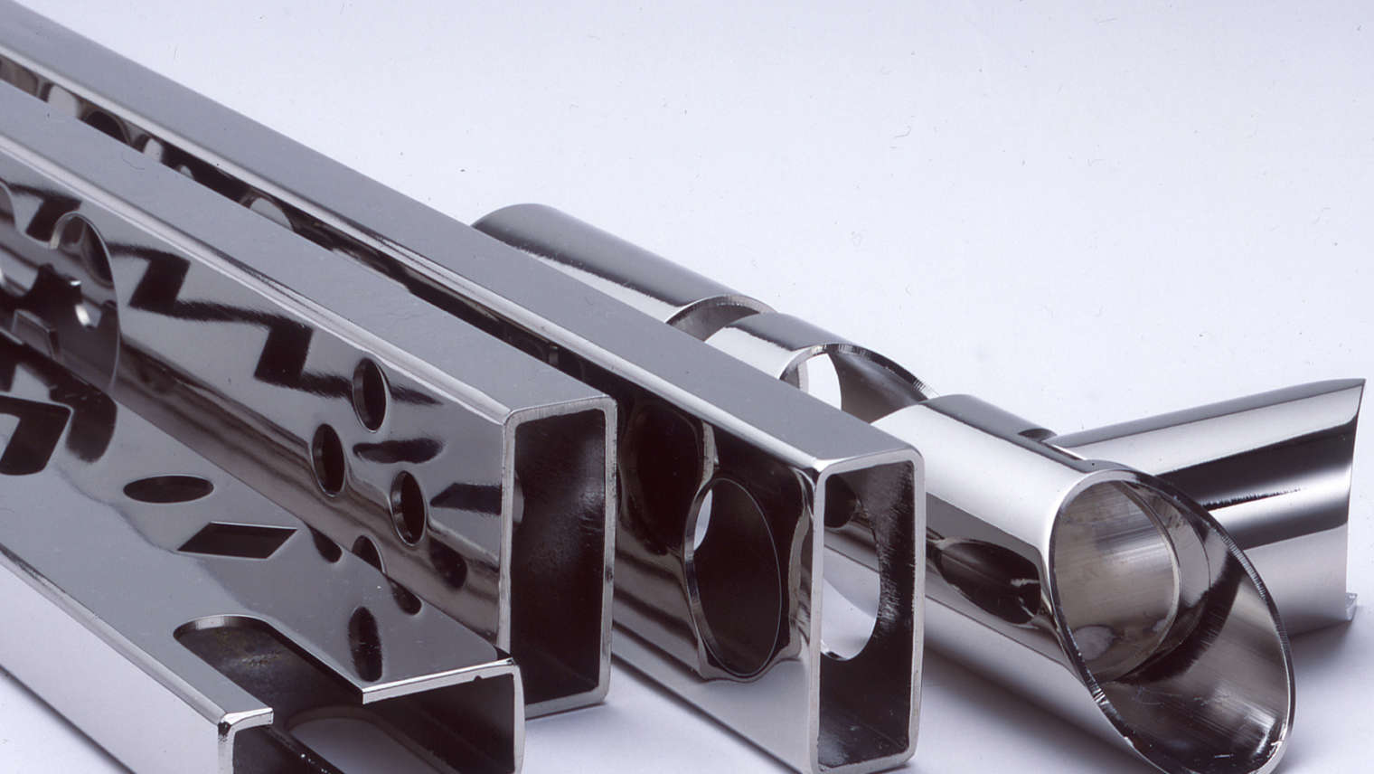 Taglio Laser 2D e 3D - Taglio laser tubi, travi e lamiere | CMM Laser