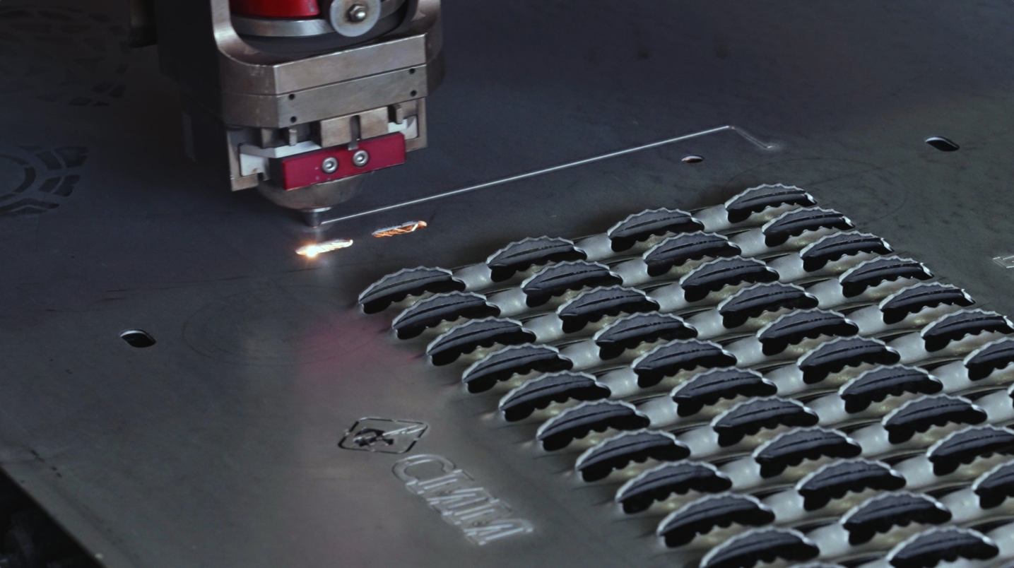Incisione e taglio laser - Taglio laser tubi, travi e lamiere | CMM Laser